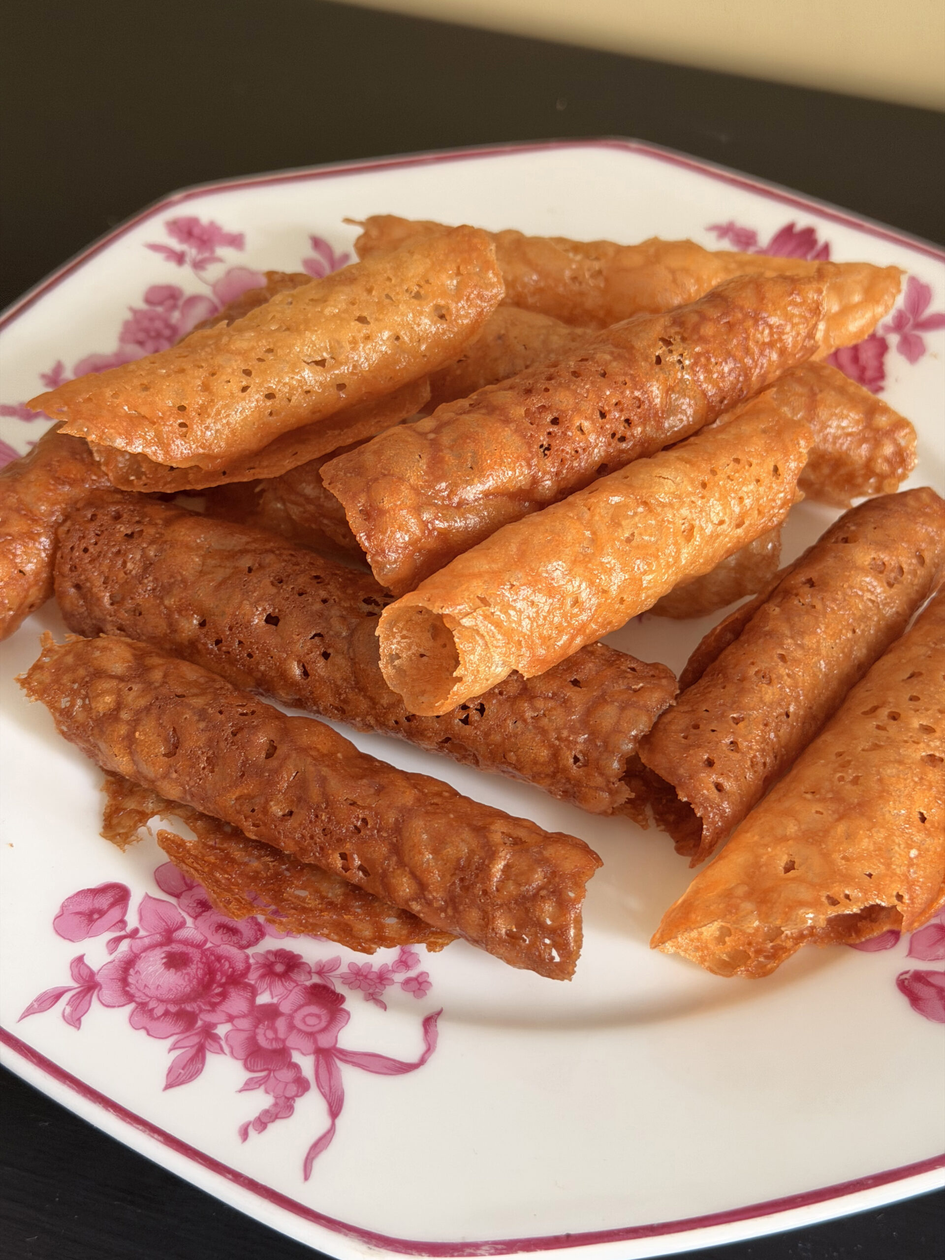 Brandy snaps (mignardises fourrées à la chantilly) - Chez Becky et Liz ...